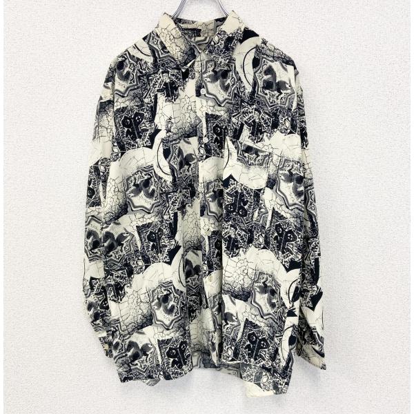 ■商品情報【管理番号】00005182【ブランド】no brand/ノーブランド【アイテム】長袖シャツ【対象】ユニセックス【重量】100000g【表記サイズ】L【付属品】なし【商品説明】【サイズ】→L(相当)身幅→61着丈（後ろ丈）→79袖...