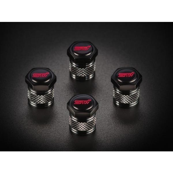 在庫あり！営業日13時までのご入金は当日出荷いたします。STI　バルブキャップセット ブラックアルミ削り出し製法に滑り止め用のローレット加工を施した、デザインと軽量化にこだわったホイールバルブキャップで、標準のバルブキャップを取り外して装着...