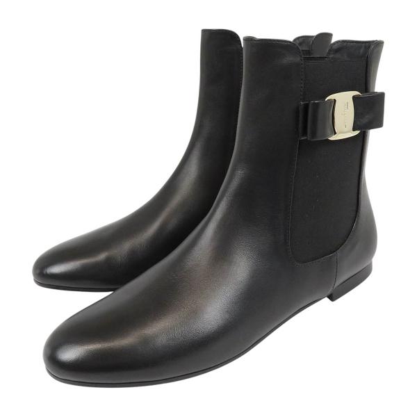 [商品番号] 285199[ブランド名] フェラガモ[商品名] ヴァラ ショートブーツ レディース[付属品] 箱(ヨゴレあり) 袋[型番] [サイズ] 6 1/2 (参考サイズ：約23.7cm相当) 筒丈約16cm 筒周り約25cm[素材]...