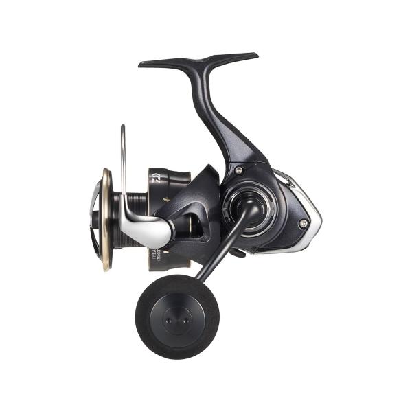 品名：26 フリームス LT 5000D--CXH   標準自重（ｇ）：240 巻取り長さ（cm/ハンドル1回転）：105 ギア比：6.2標準巻糸量ナイロン（lb-m）：25-150標準巻糸量PE（号ーm）：2.5-300ハンドルアーム長（...