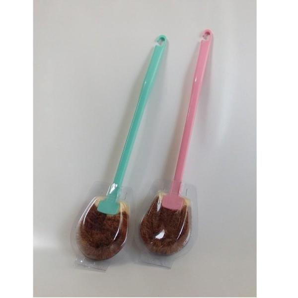 トイレブラシ  1本 (色指定不可)・天然素材パーム使用の柄付きたわしです。・柄の色はブルー・ピンク２種類ございます。・サイズ　長さ約45ｃｍ