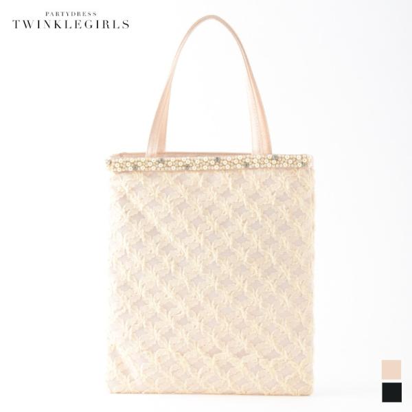 パールビジューがアクセントの総レースのサブバッグ表はサテンとチュールレースで2層になってり華やかなレースが華やかさを引き立てます同じデザインの小物のご用意もあり合わせてスタイリングはいかがでしょうか装いにより一層の華やぎを加えますパーティー...