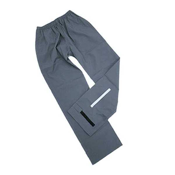 2Wayストレッチ素材の採用により着心地の良さを追求。「雨だから着る」そんな従来の概念を覆すべく生まれた次世代レインウェア。【商品名】レインケープに合わせる高機能ストレッチレインパンツ【素　材】ポリエステル100％(TPUラミネート)【カラ...