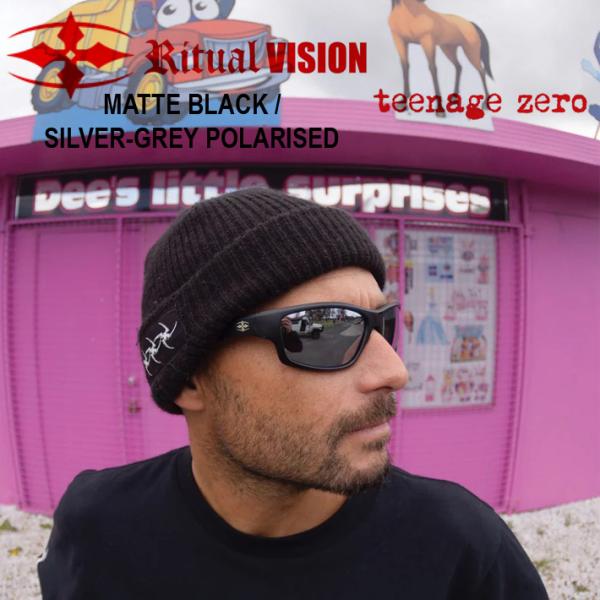 RITUAL VISION  リチュアル ビジョンMATTE BLACK / SILVER GREY POLARISED■Details &amp; FeatureAre you a Teenage Zero?怒りに満ち、つまらない日々はも...