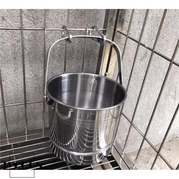 ??【製品容量：】水飲みバケツ1.7L（小型犬に適しています）3.5L（中型犬に適しています）/5L（大型犬に適しています）サイズ：1.7L:12.5x12.5cm、3.5L:16x20cm、5L:18x22cm??【製品素材：】吊り下げ犬...