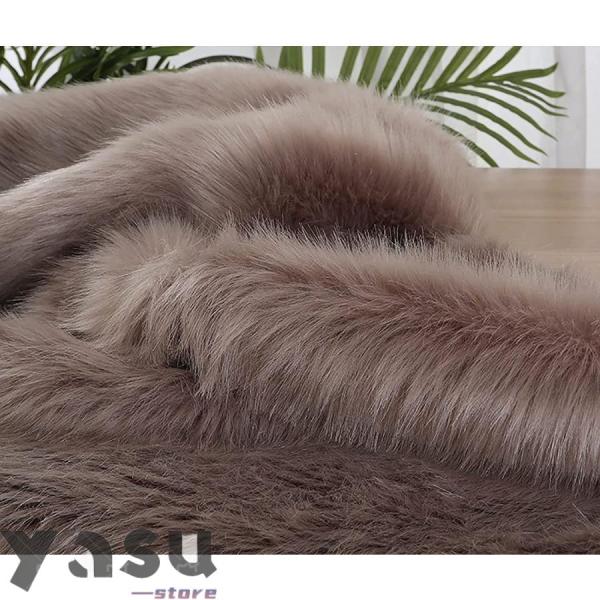 ▲柔らかく肌にやさしい：この人工毛皮は柔らかくて豪華です。 幅：160cm。 長さ：50cm 重量：2000グラム/メートル、フェイクファーの山の長さは約6cm、生地は連続した長さで販売されています▲素材：化学繊維。 生地は上質な人工毛皮で...