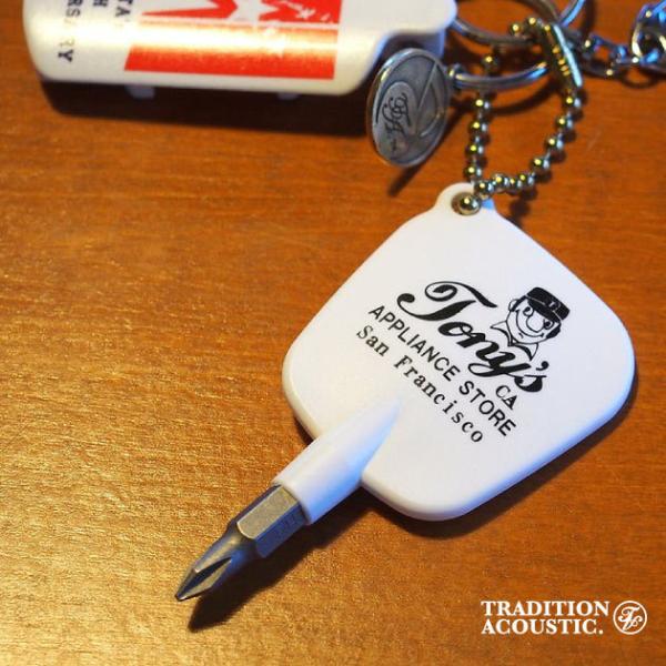 商品説明：アメリカンノベルティの定番であるミニドライバーキーチェーンにTA.オリジナルのTonysのロゴをのせたキーホルダーです。プラス、マイナスと差し替えて使えますので、1つ持っていると便利なキーホルダーです。商品仕様：サイズ：4.2cm...