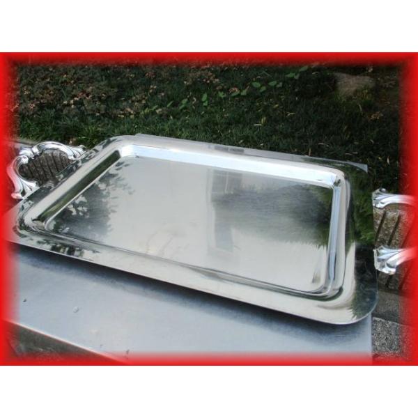 ステンレス製の取って付きトレイになります。※当店では、割安な送料のビジネス便を利用しています。オーダーフォーム入力の際店舗名（個人事業主可）か会社名を必ずご記入下さい。店舗名会社名のない場合は個人宅扱いになり、送料が別途加算になります。状態...