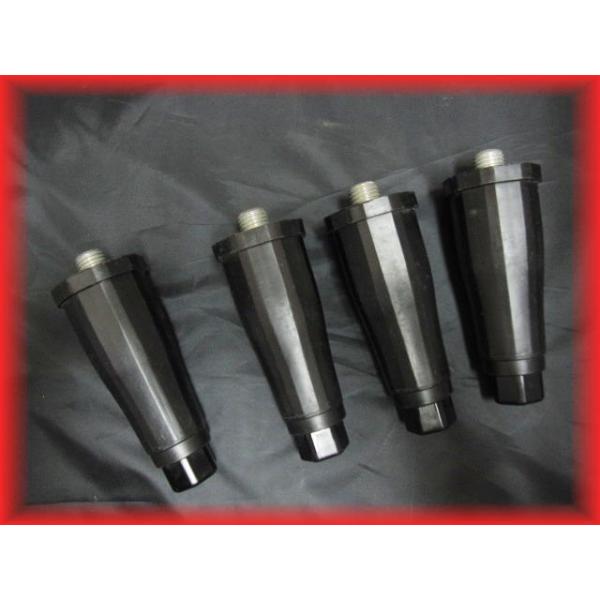 ホシザキの冷蔵庫の脚４個です。高さ調節したい時や、水を流す調理場に向いています。冷蔵庫の他、製氷機・冷凍庫・冷蔵ショーケースに使われています。ホシザキの製品だとほぼ合うと思います。※長年変わってません（機種、年式によって合わないものもあるか...