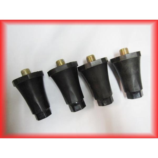 フクシマの冷蔵庫の脚４個です。高さ調節したい時や、水を流す調理場に向いています。冷蔵庫の他、製氷機・冷凍庫・冷蔵ショーケースに使われています。フクシマの製品だとほぼ合うと思いますが、サイズでご確認下さい。ホシザキ・パナソニックでも合いますが...