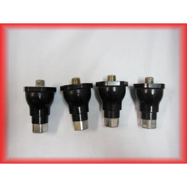 フクシマの冷蔵庫の脚４個です。高さ調節したい時や、水を流す調理場に向いています。冷蔵庫の他、製氷機・冷凍庫・冷蔵ショーケースに使われています。フクシマの製品だとほぼ合うと思いますが、サイズでご確認下さい。ホシザキ・パナソニックでも合いますが...