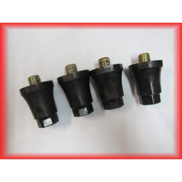 フクシマの冷蔵庫の脚４個です。高さ調節したい時や、水を流す調理場に向いています。冷蔵庫の他、製氷機・冷凍庫・冷蔵ショーケースに使われています。フクシマの製品だとほぼ合うと思いますが、サイズでご確認下さい。ホシザキ・パナソニックでも合いますが...