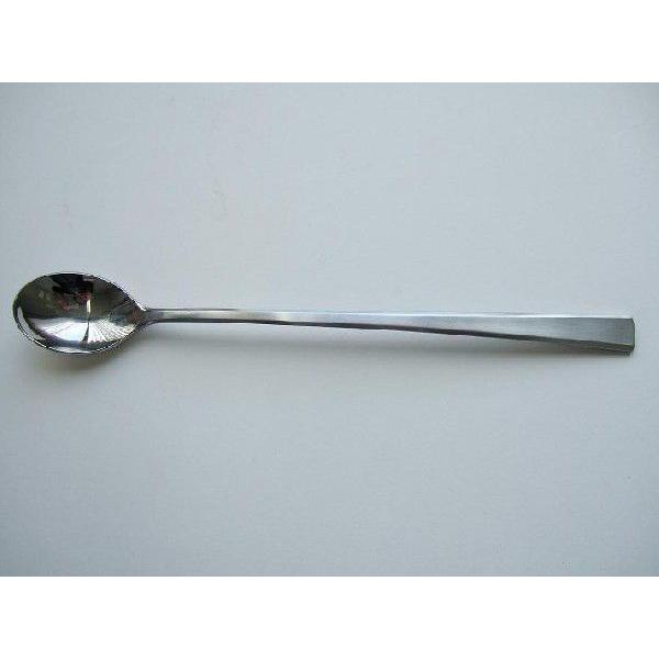 飽きずに使い続けられるシンプルなデザインで、実用性に秀でたシリーズです。上品で落ち着いた艶消し仕様のハンドルが特徴です。〜 ソーダスプーン 〜クリームソーダやパフェ用のスプーンです。底の深いグラス用にハンドルが長くなってます。〜 製品仕様 ...