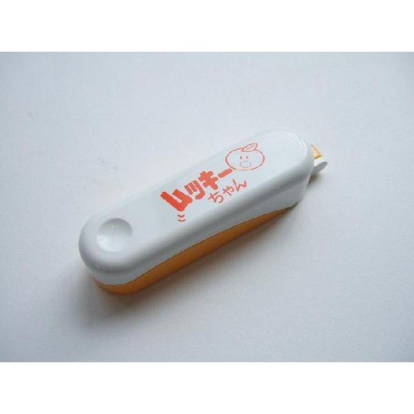 ◆白い上フタのツメで、外の厚い皮に切れ目を入れていくだけで厚い皮も簡単にむくことができます。◆オレンジの本体下側の刃でみかんの房のうす皮をラクに切ることができます。◆夏みかんなど皮の厚い柑橘系果物の外皮をむくのに重宝する商品です。◆牛乳パッ...