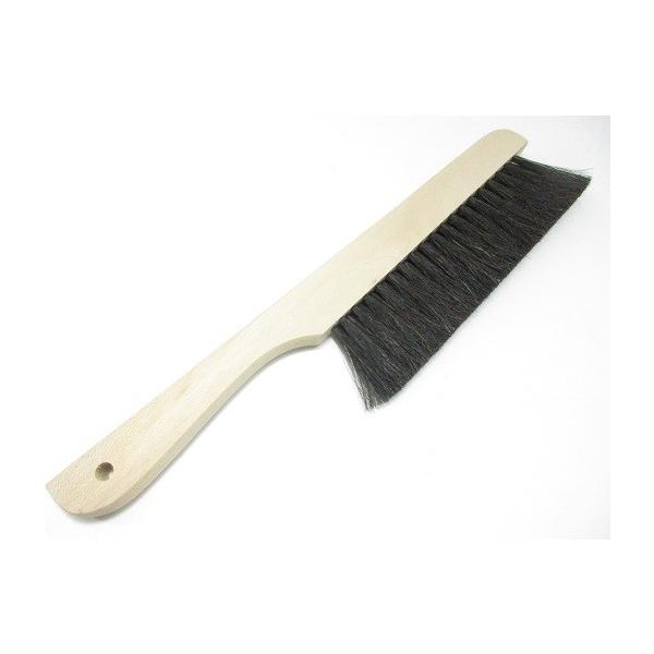 [ 特長 ]◆そば打ちの後、粉をきれいに掃けます◆片づけの時間を短縮できます◆握りやすく作られており、掃きやすい商品です◆コシの強い馬の尻尾の毛を使用しております[ 仕様 ]◇全長：335mm◇刷毛幅：約15mm◇毛厚：約50mm