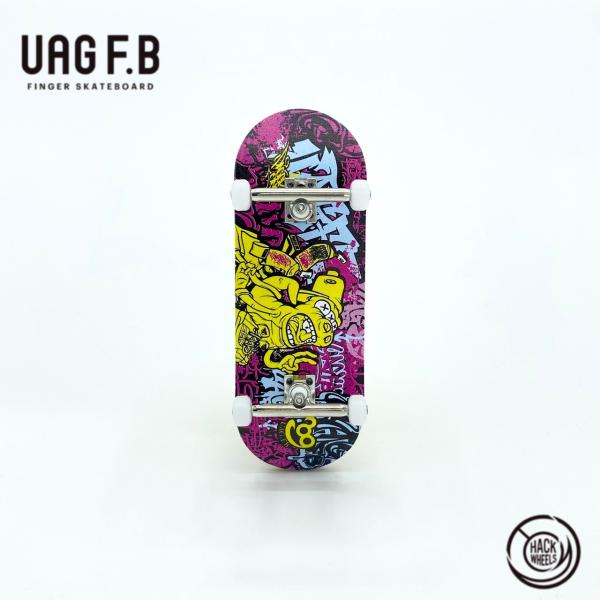 【商品特徴】弾きのよいカナディアンメープルを5枚重ねたデッキ強度と耐久性に優れたプロトラック。「HACK WHEELS PLAS（PRO COMPLETE WHEEL)」を装着したことにより、指心地がより滑らかに。【セット内容】デッキ ×1...