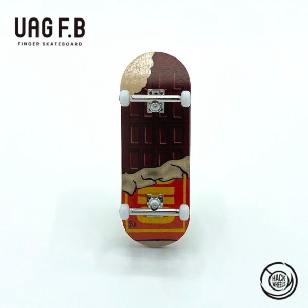 【商品特徴】弾きのよいカナディアンメープルを5枚重ねたデッキ強度と耐久性に優れたプロトラック。「HACK WHEELS PLAS（PRO COMPLETE WHEEL)」を装着したことにより、指心地がより滑らかに。【セット内容】デッキ ×1...