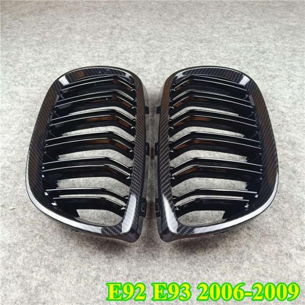 フロントグリル BMW E92 E93 2006-2009 カーボン ブラック キドニー 左右セット ダブルフィン ダブルスラット　社外品材質 : ABSカラー : カーボンブラック内容：左右セット適合：BMW車BMW E92 E93 20...