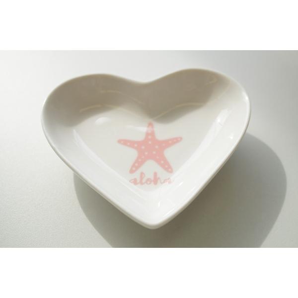 【サイズ】約9.3cm×8.5cm【素材】陶器【注意】※モニター上と実際の商品とは見た目のお色味に多少の違いがある場合がございます。※輸入商品のため、細かいスレ傷、汚れ、折しわや毛羽立ち、多少の色むらなどがある場合がございます。あらかじめご...