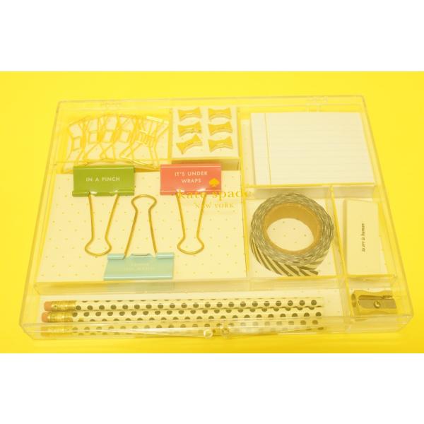 kate spadeケイト・スペードのストライプ・リボン・ドット柄の遊び心あふれるステーショナリーセット♪【商品詳細】・ケース　　　　　　　　　　1個・鉛筆　　　　　　　　　　　3本・バインダークリップ　　　　3個・画びょう　　　　　　　　...