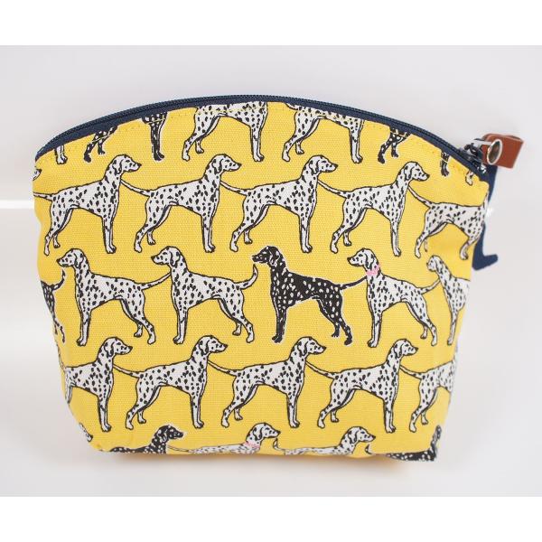 REAL STNDARDのドーム型ポーチ内側に5個のポケットがあるので化粧品など使い方はいろいろ♪内側ポケット×5サイズ（cm）幅：17cm高：12.5cmマチ：4cm綿100％原産国：日本