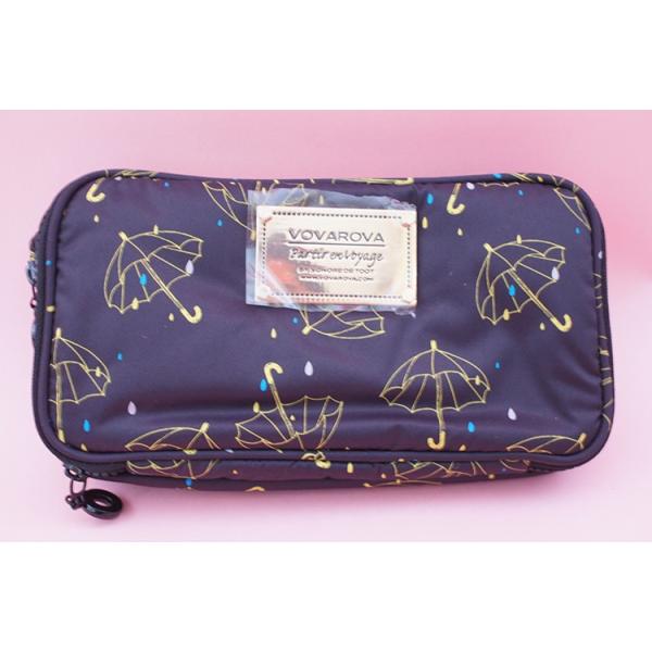 ぷっくり可愛い特徴のボバロバの化粧ブラシポーチ！ポケットと仕切りがたっぷりで使いやすさ抜群♪小さなコスメグッズも整理しやすい☆旅行にも普段使いにもどうぞ！【商品詳細】 サイズ：18cm×10cm×5cm内ポケット（ファスナー付き）　1個内ポ...