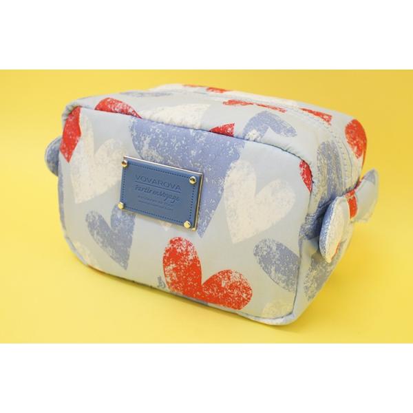 ボバロバのぷっくり可愛いポーチ！！サイドのリボンがとってもキュート♪たっぷり入るので旅行にも普段使いにも！筆箱代わりや使い方も自由！！サイズ：17cmx10cmx10cm内ポケット（ファスナー付き）　1個内ポケット（ファスナー無し）　1個●...