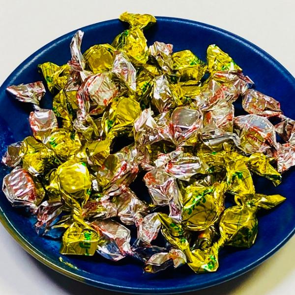 新鮮なまぐろを原料に独特の味付をした栄養価の高い定番のおつまみです。おやつおつまみやお茶漬け等にどうぞ。内容量 １６０ｇ賞味期限 １２０日保存方法 常温にて保存してください。開封後は開け口をしっかりと閉じてください。原材料名 まぐろ、砂糖、...