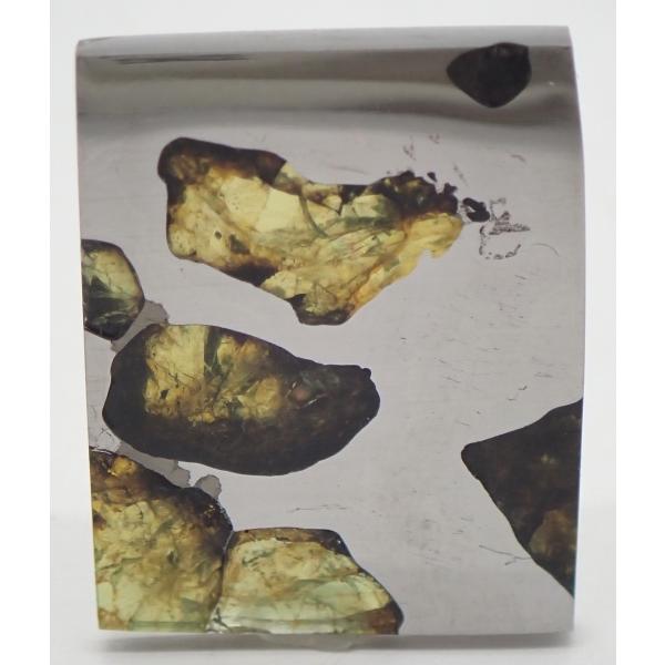 イミラックを小さくカットしました。【大きさ・重さ】写真の中にメモあり机に寝かせて撮ったものと、立てて撮ったものがあります（光は当てていません）。＊イミラック・パラサイトは衝撃に弱いので取り扱いにご注意ください。（硬度は6.5〜7ですので、ヒ...