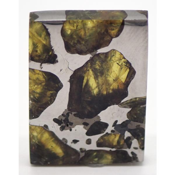 イミラックを小さくカットしました。【大きさ・重さ】写真の中にメモあり机に寝かせて撮ったものと、立てて撮ったものがあります（光は当てていません）。＊イミラック・パラサイトは衝撃に弱いので取り扱いにご注意ください。（硬度は6.5〜7ですので、ヒ...