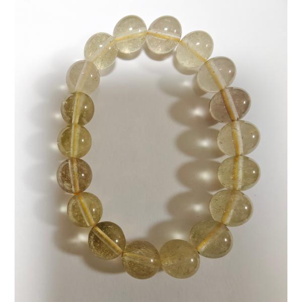 玉の直径は11〜12ミリです。どれも、透明なもの、そうでないもの、いろいろ混ぜて作っています。内周17cm以上はあるので、20cmを超える方も楽に付けられます。大きいかたは、ご自分で、玉を外して調整してください。--------------...