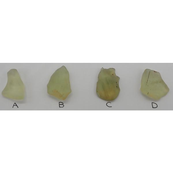 インパクタイト （インパクトグラス）発見  1932年（公式） 場所  Great Sand sea (エジプト西部〜リビア東部）2600万年前の隕石衝突によって砂漠の砂や岩石が溶けて生成されたと考えられているが、諸説あり科学的な解明が現在...