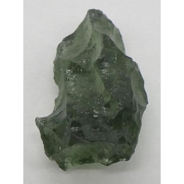 インパクタイト （インパクトグラスーテクタイトの一種）発見  1700年代場所  チェコ共和国（南ボヘミア）隕石衝突によって地表の砂や岩石が溶けて気化し、上空で急激に冷やされて固まった天然ガラス。隕石が落ちたのは1450万年前、遠く離れたド...