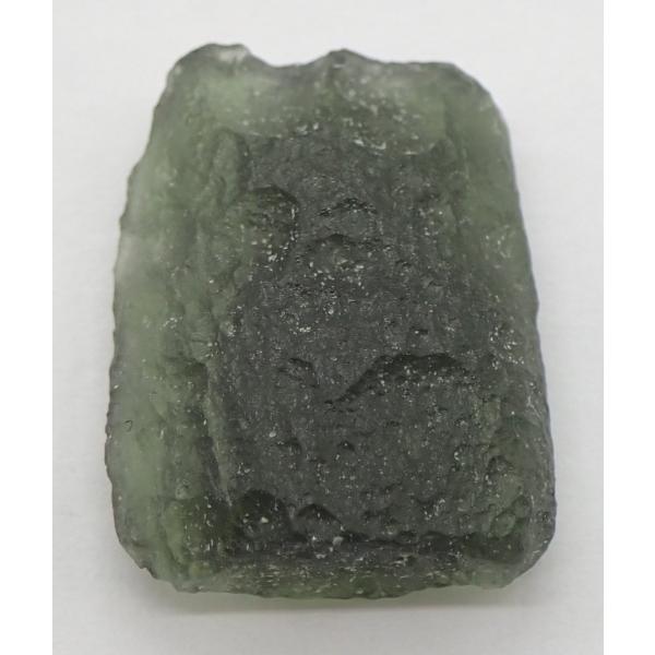 インパクタイト （インパクトグラスーテクタイトの一種）発見  1700年代場所  チェコ共和国（南ボヘミア）隕石衝突によって地表の砂や岩石が溶けて気化し、上空で急激に冷やされて固まった天然ガラス。隕石が落ちたのは1450万年前、遠く離れたド...