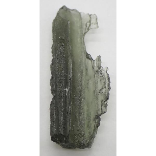 インパクタイト （インパクトグラスーテクタイトの一種）発見  1700年代場所  チェコ共和国（南ボヘミア）隕石衝突によって地表の砂や岩石が溶けて気化し、上空で急激に冷やされて固まった天然ガラス。隕石が落ちたのは1450万年前、遠く離れたド...