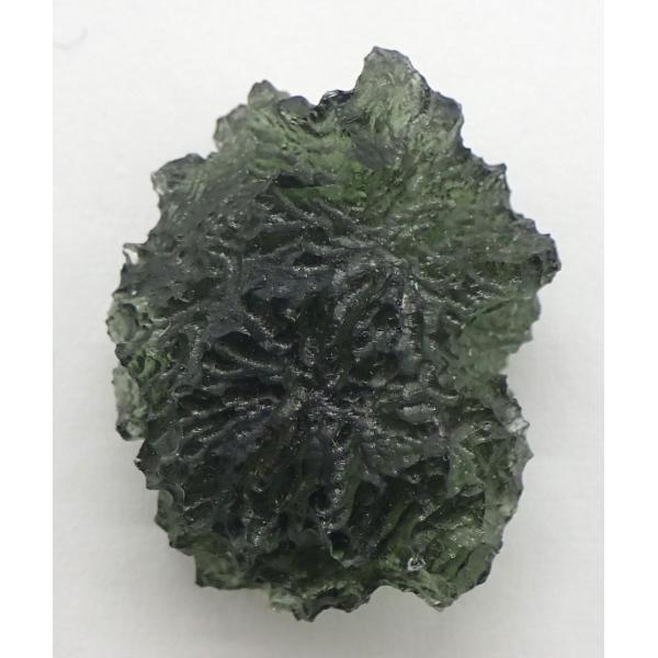 インパクタイト （インパクトグラスーテクタイトの一種）発見  1700年代場所  チェコ共和国（南ボヘミア）隕石衝突によって地表の砂や岩石が溶けて気化し、上空で急激に冷やされて固まった天然ガラス。隕石が落ちたのは1450万年前、遠く離れたド...