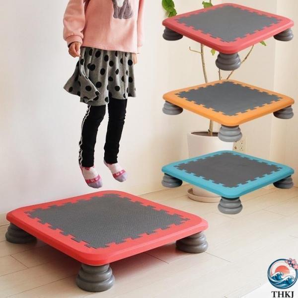 お部屋の中でぴょんぴょん飛び跳ねられるジャンピングボード！通常のトランポリンよりも飛び跳ねにくい設計だから落下やけがの心配がなく・お子様も思いっきり遊んでいただけます。運動が苦手なお子様でも飛び跳ねるだけで・体幹やバランス感覚が鍛えられるの...