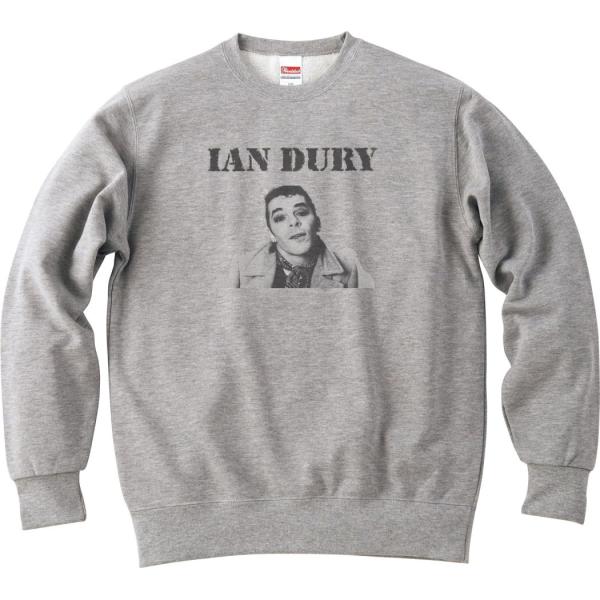 裏パイルのオールシーズン使えるトレーナーになります。◆綿60% ポリエステル40％　厚み：普通 9.7oz 裏パイル◆Sサイズ　身丈64ｃｍ　身幅50ｃｍ　袖丈59ｃｍ　肩幅　44ｃｍ◆Ｍサイズ　身丈67ｃｍ　身幅53ｃｍ　袖丈62ｃｍ　肩...