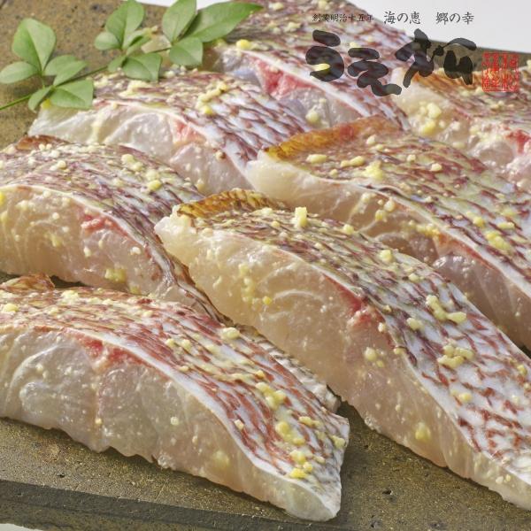 鯛の身のコシコシ感を味噌によってさらに引き立てた逸品です。弱火でじっくりと焼き上げることにより、鯛本来の味わいを一層引き出されます。【商 品 名】　たいの味噌漬け【内 容 量】　約100g(1切れ)【賞味期限】　冷蔵で7日【保存方法】　冷蔵...