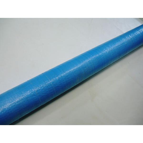 ロールタイプのブルーシートPEブルークロスシート、ポリエチレンシート。輸入品の薄手タイプで普及品タイプの養生シートととなります。工事現場、作業現場の養生シート、フロアシートなどに最適なロール巻き、長尺タイプです。番手は800〜900番となり...