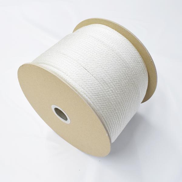 ナイロンは、合成繊維の中で、引張強度、摩擦、破断強度に優れています。直径 4mm　(4ミリ)　　　長さ 300m打ち方 金剛打 (12打 芯入)一般的な３つ打ちロープに比べ、ねじれが少なく、摩擦が強い組紐画像のようなボビン巻きですのでもつれ...