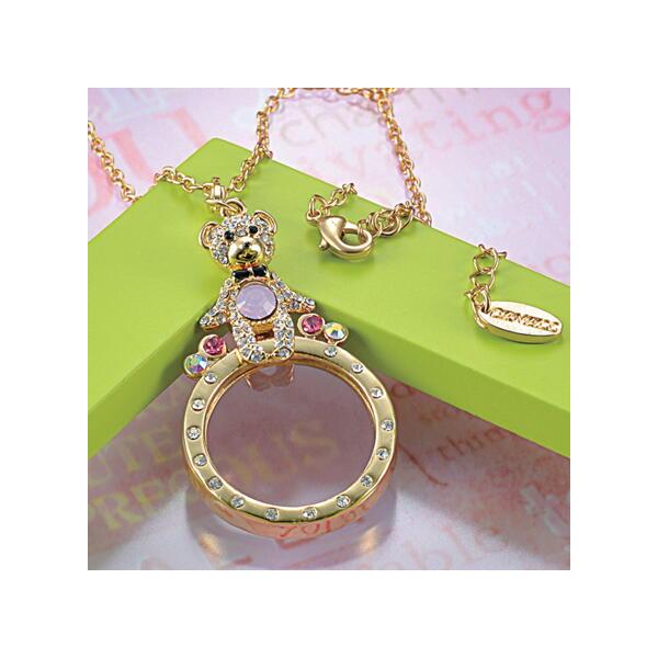 サイズ：約４９×２９ｍｍ全長：約７０〜７５ｃｍルーペ倍率：２倍カニフック＆アジャスターケース付き※プレシオサ・クリスタルビーズ(チェコ製)を使用しています。◆ニッケルフリー　◆鉛フリー　◆カドミウムフリー処理商品ですので、安全です。