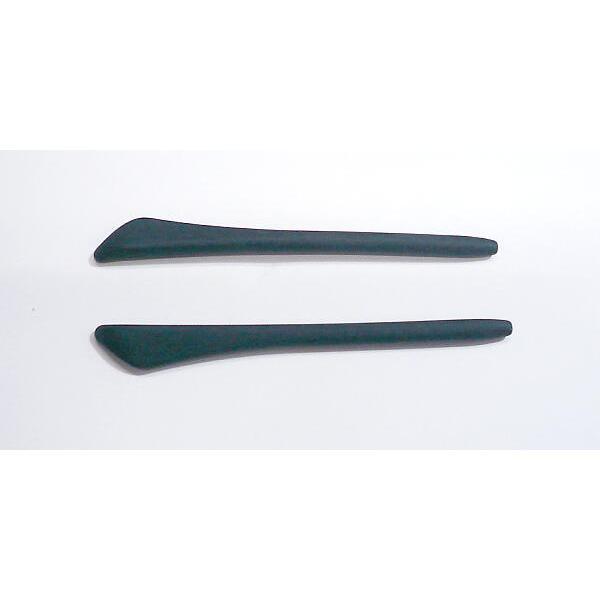 ■レイバン　交換用テンプルチップ■カラー：グレー■サイズ：長さ×内径/約65ミリ×約1.4ミリ■対応品番：RB3183,RB3179,RB3542等※取替えの際に差し込んでも緩い場合はクリアの接着剤を少し心金に添付して取り付けて下さい。※ご...