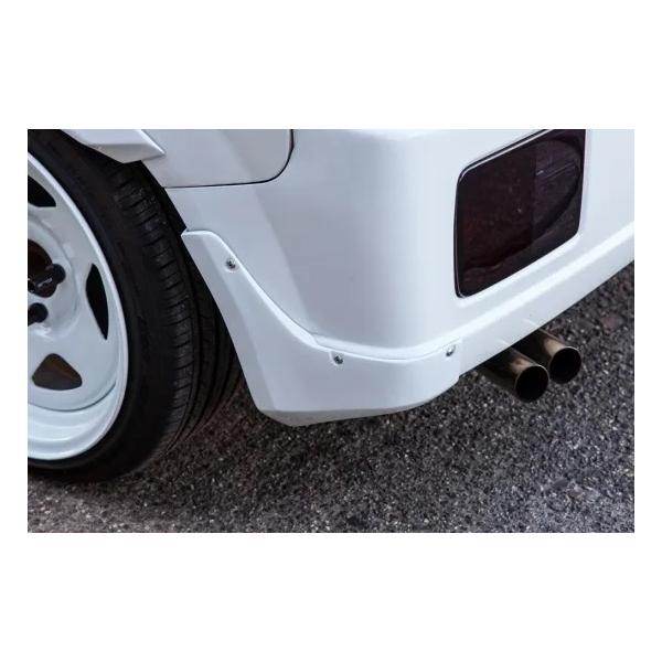 ブランド：CLS VS　（バンシリーズ)品名：リアマッドガード左右　（ビス付属）適合：スズキ　エブリィバン　DA64V /マツダ　スクラム　DG64V /日産 NV100クリッパー DR64V材質：FRP製品　未塗装　黒ゲルコート仕上げ納期...