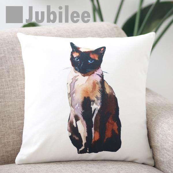 Jubilee London Linen Cushion Cover　45 x 45cmMEKONG BOBTAIL 【 YL014 】ロシアで活躍するアーティストとのコラボレーション。ネコの何気ないシーンが水彩画タッチで描かれたクッション...