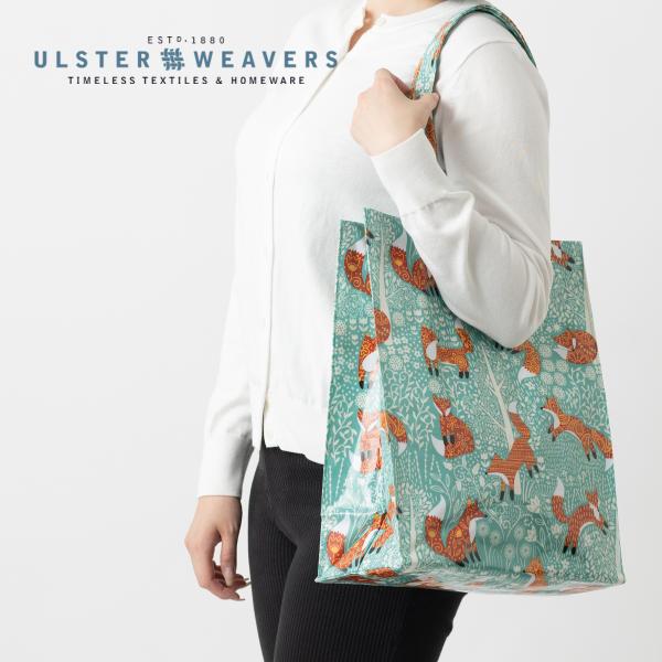 Ulster Weavers PVC Shopper BagsULSTER WEAVERS PVCショッパーバッグPVCコーティング(ビニールコーティング)がされていて水や汚れに強い頼れるバッグです。マチもついていて荷物もたくさん入るので、...