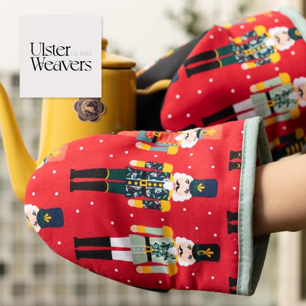 ULSTER WEAVERSMICRO MITTS PAIR【 Nutcracker 】ULSTER WEAVERSのマイクロミット（ペア)です。ボリュームのあるパッド入りで耐熱性に優れており熱が伝わりにくい作り。料理が楽しくなるようなデザ...