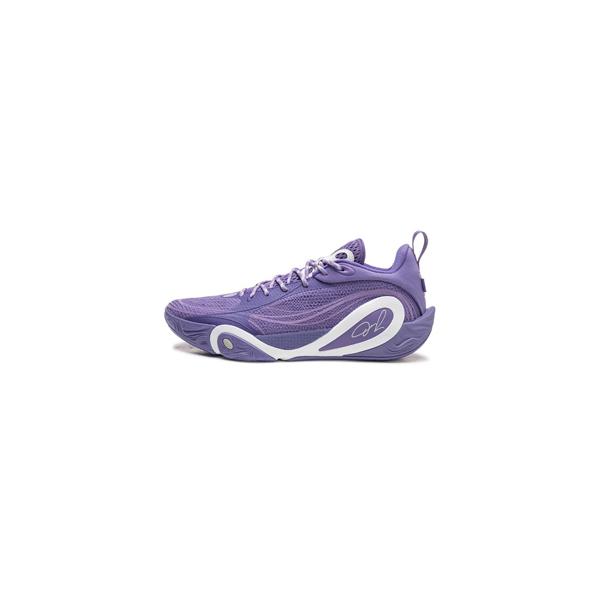 Purple/White  Dlo 1シリーズは、フルレングスのBOOMミッドソールとLIGHT FOAM ULTRAヒールを搭載して、接地感と動きやすさに優れています。屋外の機能性に抜群で、ガードに適しています。目を引くミッドフットのバタ...