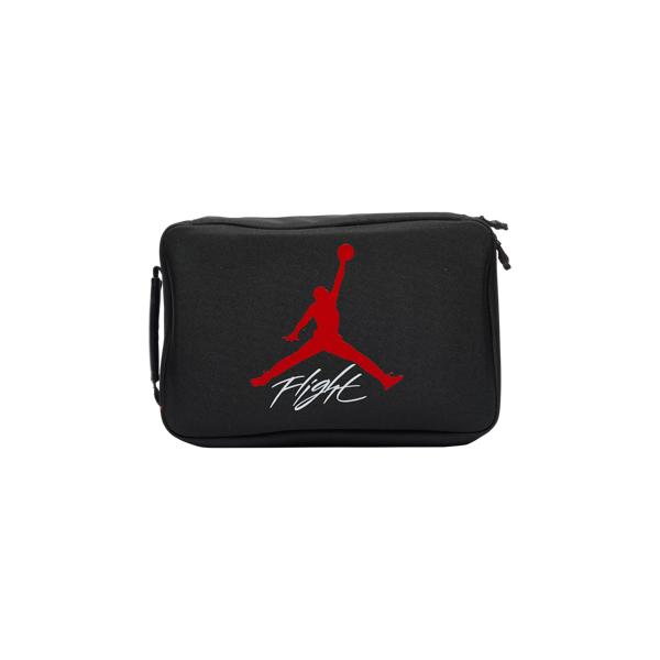 Blk/Wolf Grey  海外よりJordanのシューズボックス型シューズバッグが登場！持ち運びに便利な持ち手付き！内側部分はエナメル素材なので、多少の汚れなら気にせずに収納可能！通気口も付いているので、スニーカーの保管にも使えます！毎...