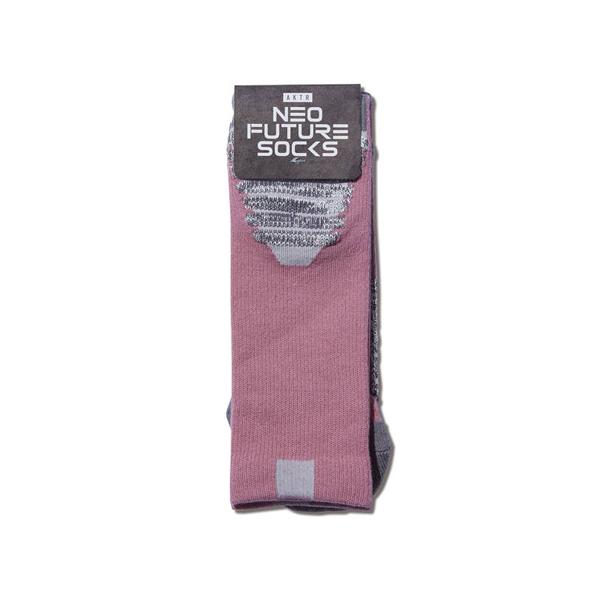 SAKT SSACC   PINK  FUTURE SOCKSをさらにスポーツユースに特化する為に、クッション性、フィット感に加え、通気性を良くする為に甲から足首部分にかけて編み地をメッシュに切り替えて快適さをアップデートしている。足底部分...